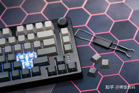 达尔优 Ek75 侧刻机械键盘评测：小尺寸更精致，想要的都有