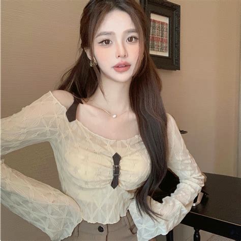 【西西比】辣妹上衣 夏天衣服 純欲風 短版上衣 長袖上衣 女生衣服 露肩上衣 內搭 打底衫 Ins 風衣服 女生 T恤 蝦皮購物