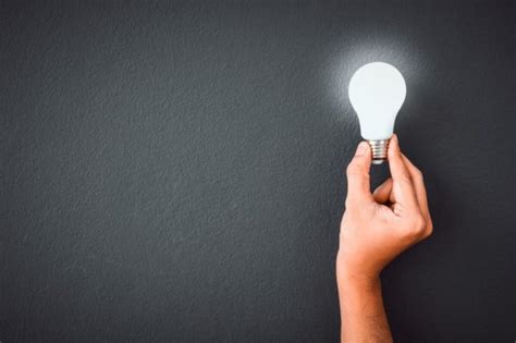 Cómo funcionan las bombillas LED Power Rent