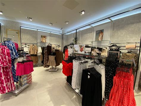 In Pictures Quiz Launches New Manchester Flagship With Dubai Inspired