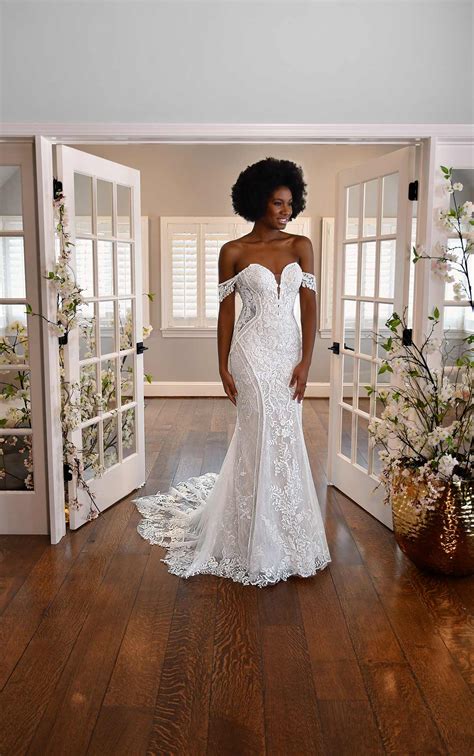 Off The Shoulder Sweetheart Wedding Dress With Lace Details Kleinfeld