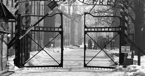 93 Year Old Auschwitz Guard Oskar Groening To Stand Trial On 300000 Counts