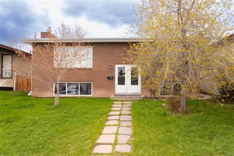 13 Avenue Se 2822 Calgary Ab T2a 0j3 Mls A2130744 Houseful