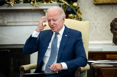 Biden Solicitará La Suspensión Del Impuesto Sobre La Gasolina Por Tres