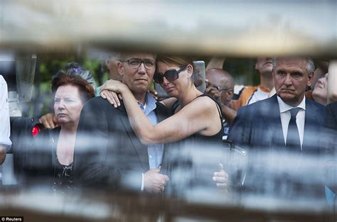 Bodies Of Mh17 Victims Arrive Back In The Netherlands Daily Mail Online