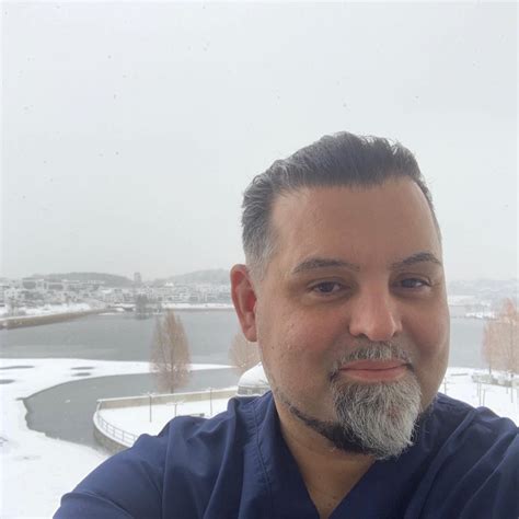 Dr Med Chris Koliussis