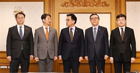 트럼프發 관세 전쟁 본격화… 정부 대책 모색 나서