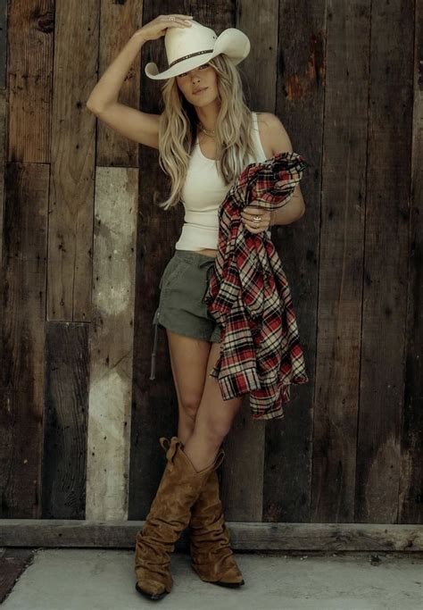 Hassie Harrison In 2025 Cowgirl Magazine Western Outfits Women
