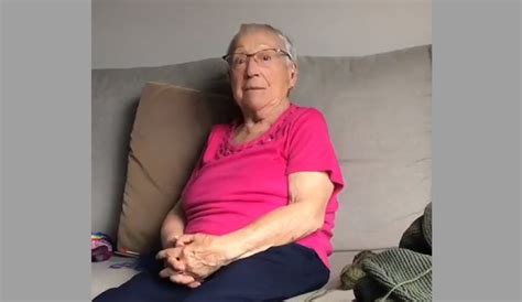 Abuela Lanza Piropos A Novio De Su Nieta Y Se Hace Viral Uniradio Informa