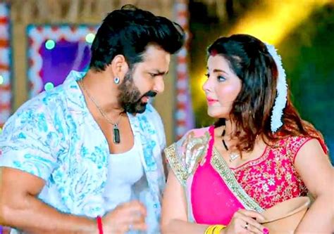 Bhojpuri Actress Akshara Singh To Monalisa Pawan Singh Romance With