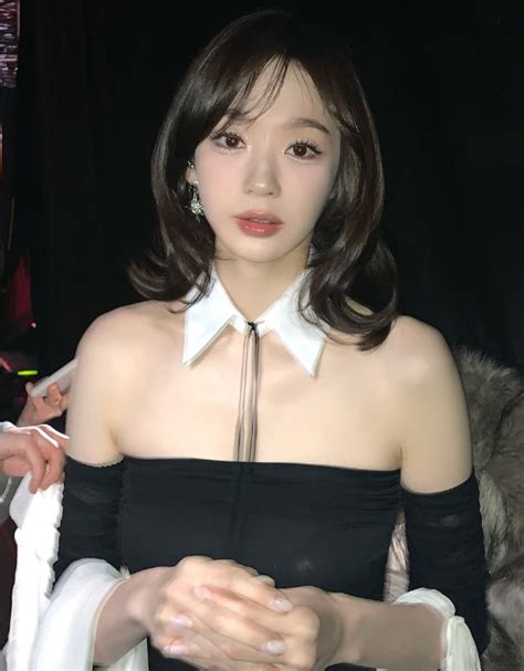다비치 강민경 가슴 위로 옷이 없네 파격 노출에 고현정도 ‘좋아요