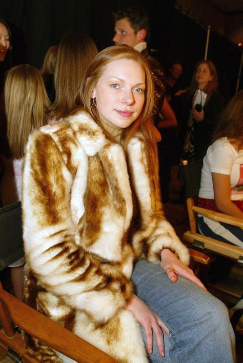 Laura Prepon E Topher Grace Agora