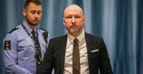 Breivik På Plass I Retten Vi Fikk Et Håp