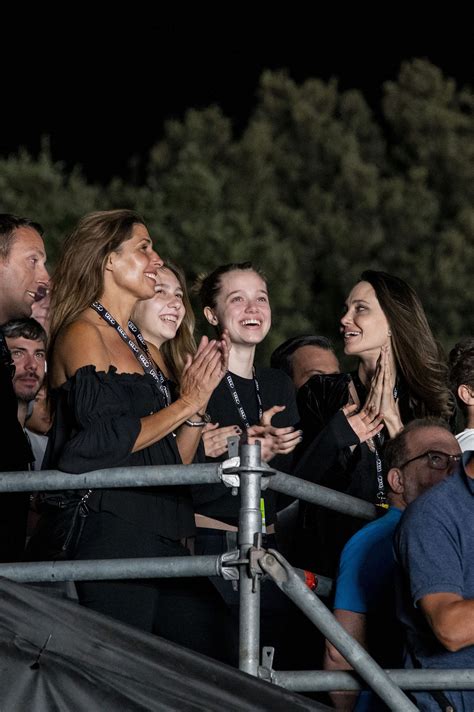 Angelina Jolie Rocks Out With Daughter Shiloh At Måneskin Concert In