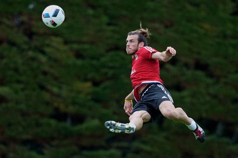 Psbattle Soccer Player Attempting A Scissor Kick During Training R