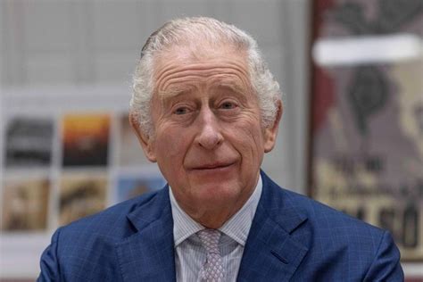 New King Charles Stamp Offers Subtle Clues About His Reign Huffpost