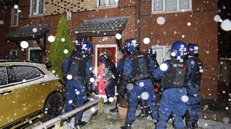 Oldham Raids £20k Worth Of Vapes A Gun And Car Chop Shop Found