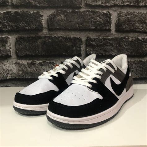 Tênis Nike SB Dunk Branco c cinza e preto Estilo Gringo