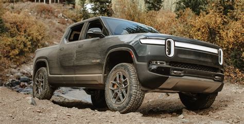 Rivian Shares More Details About Upcoming R1T And R1S Dual Motor