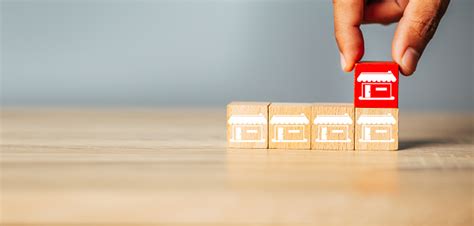 큐브 나무 프랜차이즈 사업 사업가 손 프랜차이즈 마케팅 상점 아이콘나무 블로그를 선택합니다 프랜차이즈 비즈니스 컨셉 개념에 대한 스톡 사진 및 기타 이미지 Istock