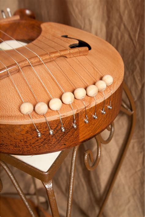 Mid East Lyre Harp 8 String Music2tor