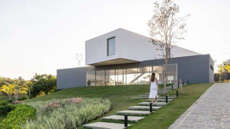 Overlapping Volumes And A Connection Wit Houses