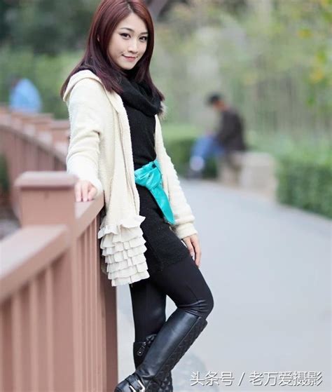 皮靴美女湖邊攝影清新優雅 每日頭條