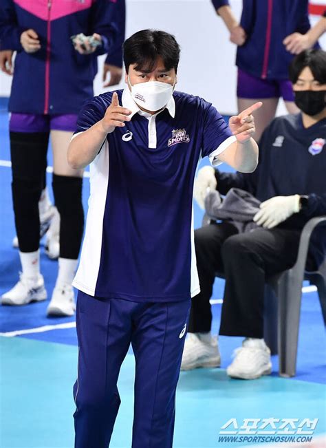 5연승 감독의 안도의 한숨 1세트 힘들겠구나 했는데 연경이와 해란이가 김천 코멘트