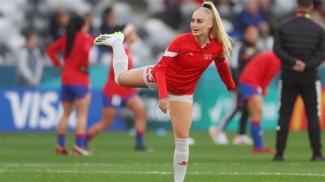 Dünyanın en çekici futbolcusuna ahlaksız mesaj 1 gece için teklif