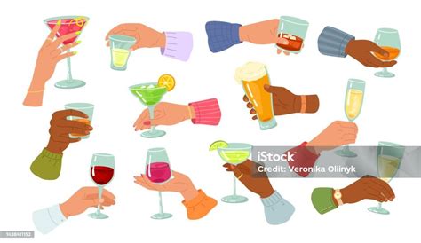 손에 알코올 음료 와인 또는 스파클링 샴페인 파인트 맥주 및 바 칵테일 또는 강한 알코올 벡터 한 잔을 들고 있는 사람들