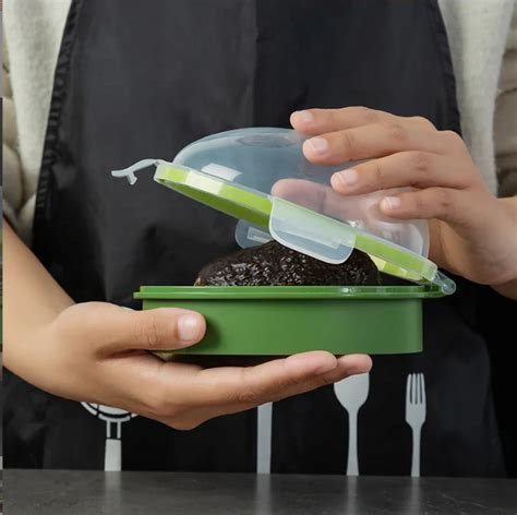 New Arrival Avocado Storage Keeper Saver Holder With Lid And Clips