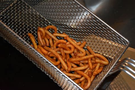 X Bij Deze Snackbars Kun Je Raspatat Bestellen Indebuurt Zoetermeer