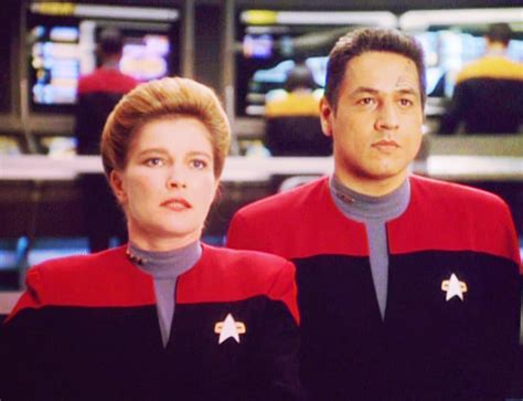 Janeway And Chakotay Star Trek Voyager Photo 31844389 Fanpop