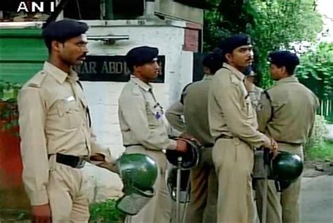 पुलिस की मौजूदगी में जबरन खाली कराया पायल अब्दुल्ला का सरकारी बंगला