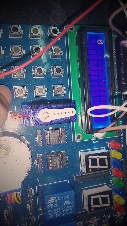 Displaying number (0:9) using external interrupt - Atmega32 - YouTube