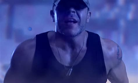 Rockers Take Dramatically Different Approaches To Cancel Culture Hollywood In Toto