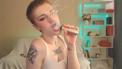 Verarichards Sexy Vape Tricks Manyvids