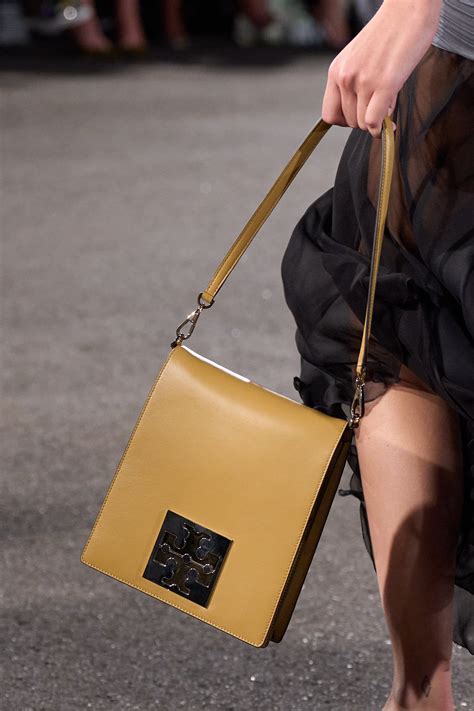 Tory Burch Spring 2023 Ready To Wear Fashion Show Vogue