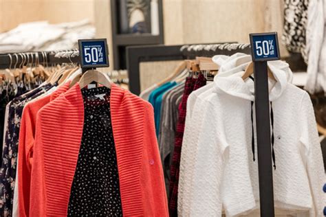 "Warm Clothes"-Bilder: Stock-Fotos & -Videos. | Adobe Stock