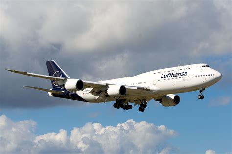 The 5 Biggest Planes Flying Passengers In 2024