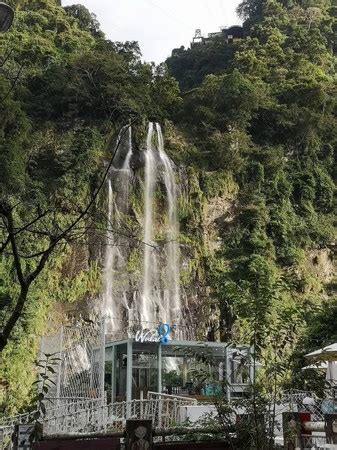 優雅坐在玻璃屋賞瀑布烏來景觀餐廳坐擁瀑布第一排 ETtoday旅遊雲 ETtoday新聞雲