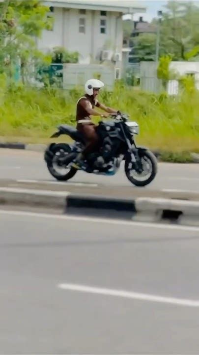 පොලිස් අයියලත් ආස වන්ඩි🚀🇱🇰 Slbikes Trendingshorts Viralshorts