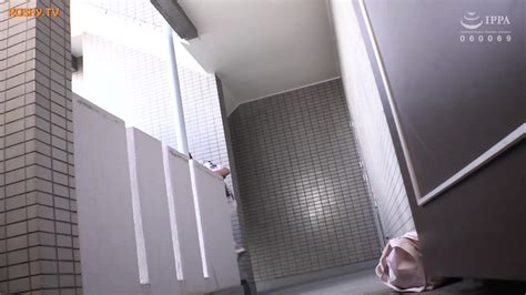 I Set A Trap For The Cheeky Wife Who Lives In The Same Apartment And Made Her Fall Into Pleasure