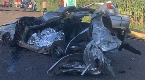Grave Acidente Entre Carro E Caminhonete Deixa Uma Mulher Morta Na PR