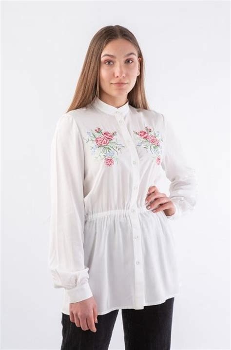 Женская блуза белая 100 вискоза украина — цена 760 грн в каталоге Блузы Купить женские вещи по