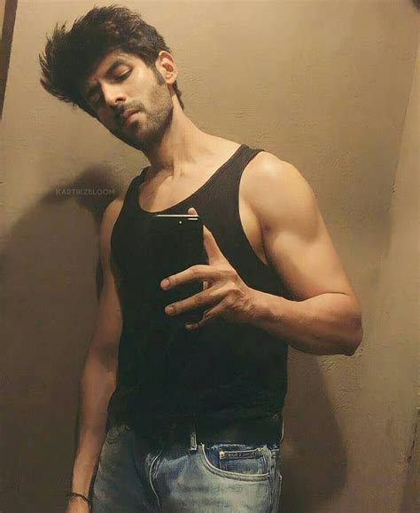 Kartik Aaryan Indian Male Model Bollywood Celebrities Beautiful