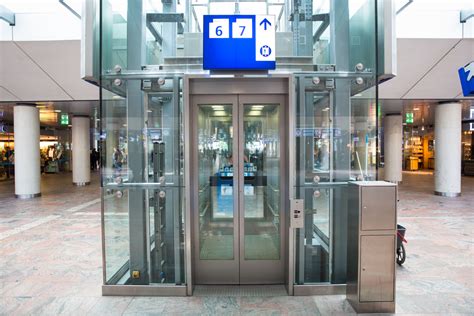 Lift - Stations.nl
