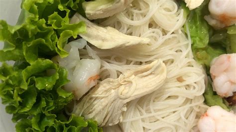 มอมแมม เส้นหมี่ไก่ฉีก สั่งอาหารเดลิเวอรี Wongnai X Line Man