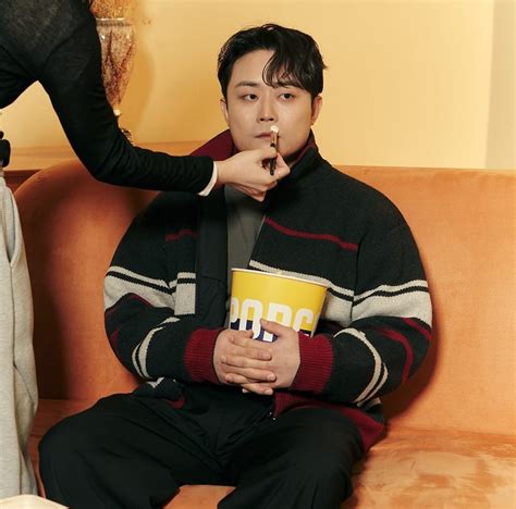 김밥을 이렇게 쌌더니 환호성이 터져 나와요 만들기가 무섭게 없어지는 속보이는 김밥 레시피 김밥을 이렇게 쌌더니 환호성이 터져 나와요 만들기가 무섭게 없어지는 속보이는