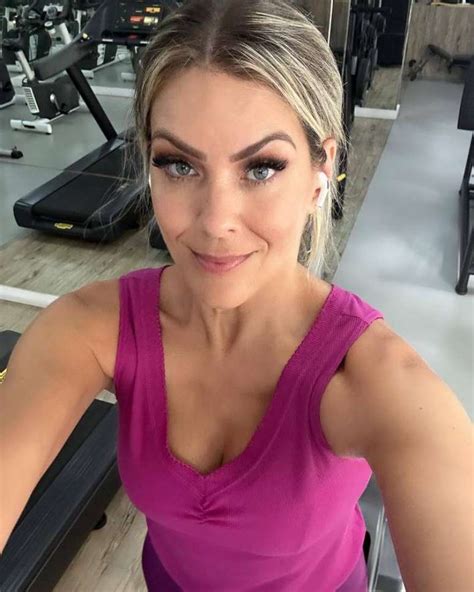 Renata Fan Usa Rede Social Para Incentivar A Autoaceitação Estou Numa Jornada Sem Pressa
